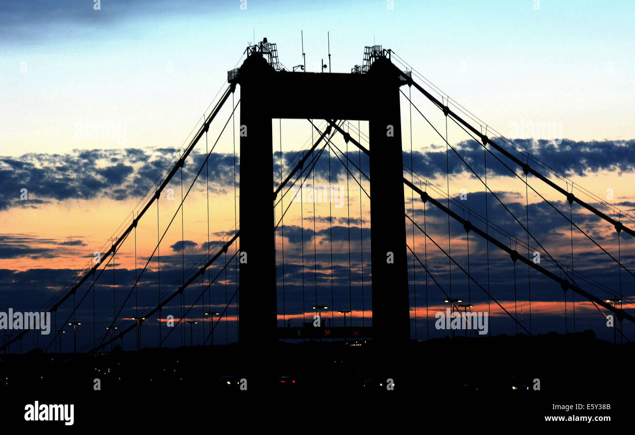 Tamar bridge hi-res stock photography and images - Alamy
