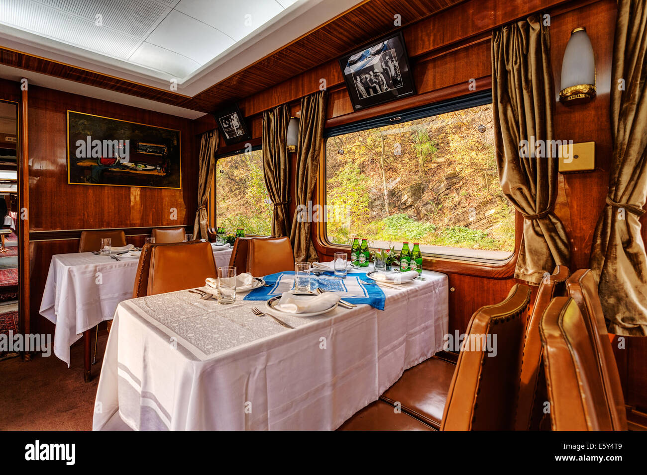 interior of luxury old train carriage Stock Photo - Alamy