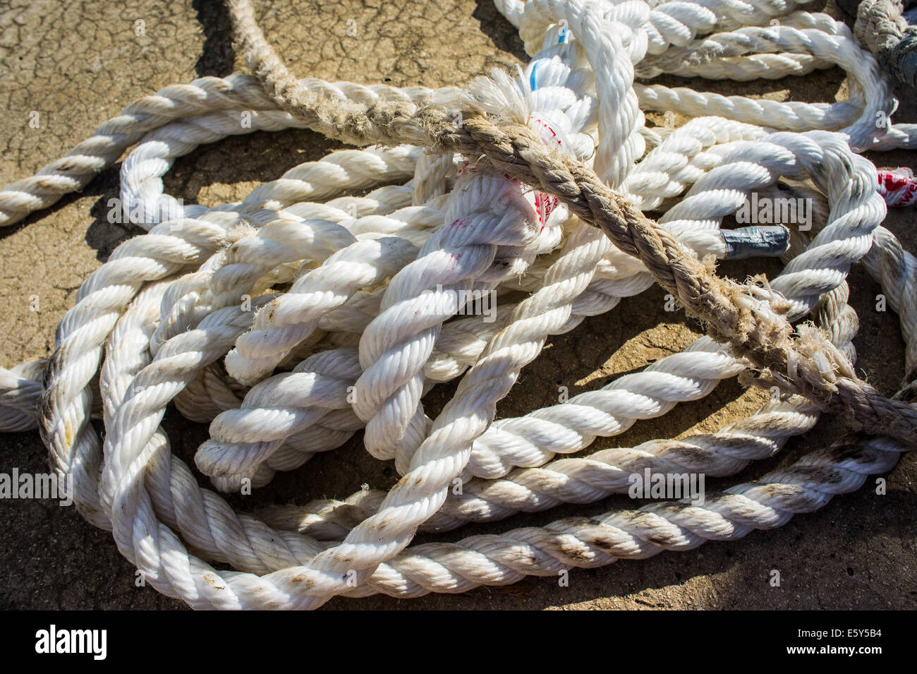 Nautical rope hi-res stock photography and images - Alamy
