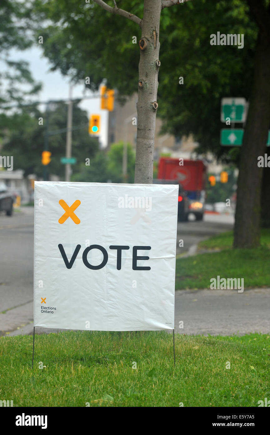 Voting Signs High Resolution Stock Photography and Images - Alamy