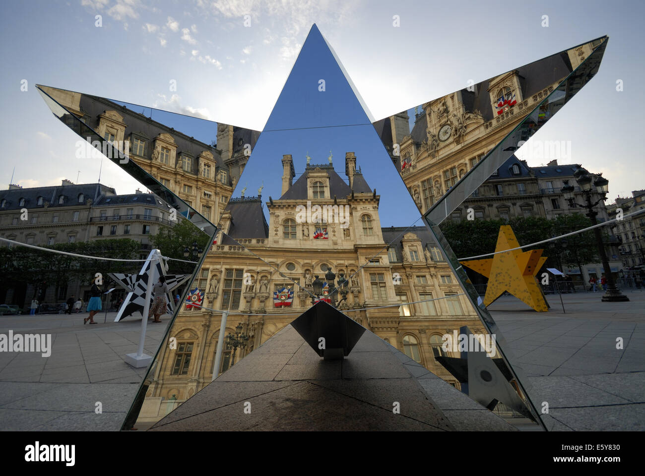 mirror artwork reflecting Hotel de Ville, Paris, France Stock Photo - Alamy