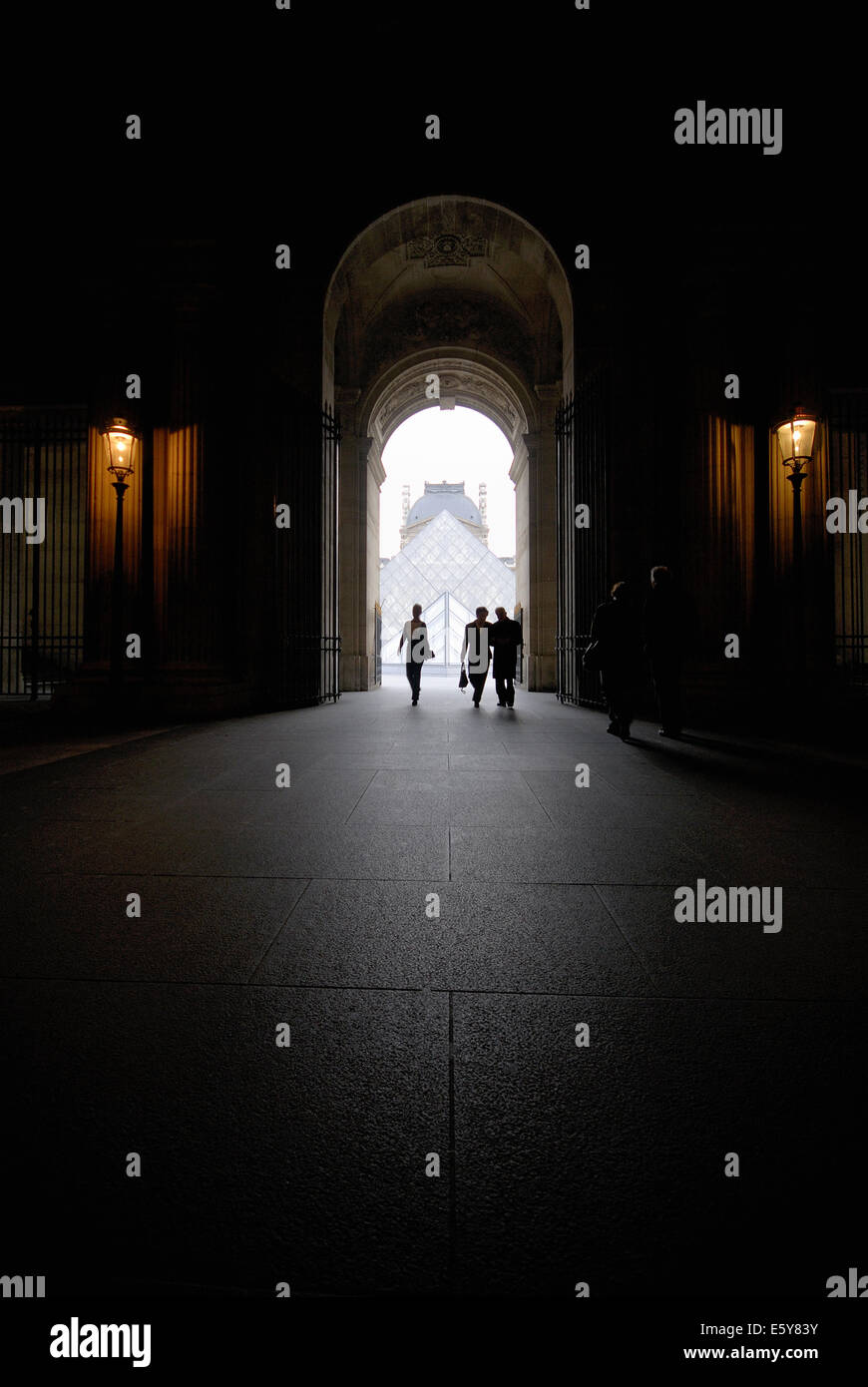 Archway at the louvre hi-res stock photography and images - Alamy