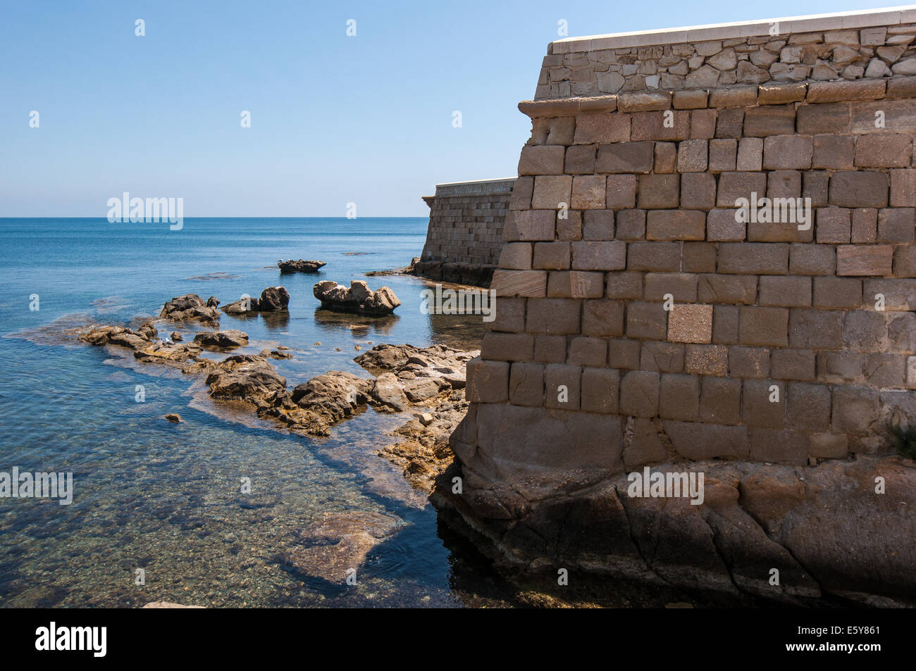 Wall at sea Stock Photo - Alamy