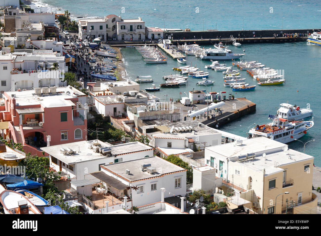 Hafen von capri hi-res stock photography and images - Alamy