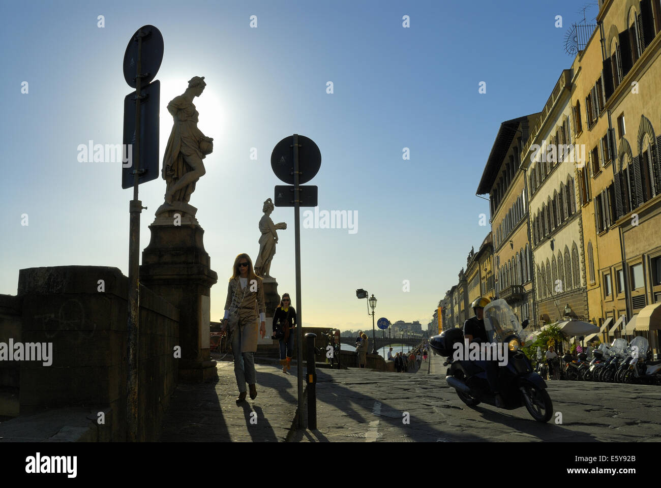 Florence street scene hi-res stock photography and images - Alamy