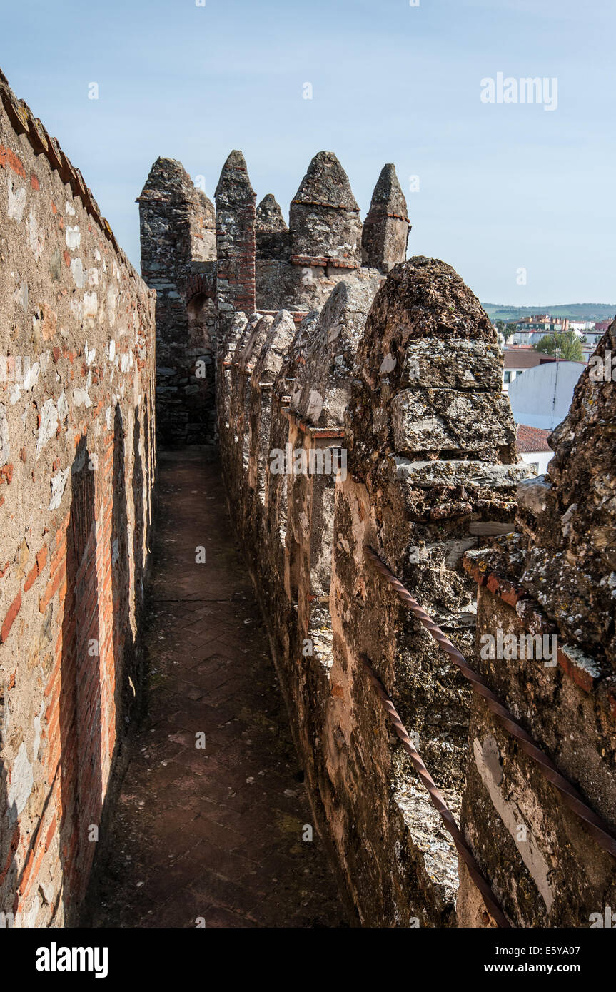 Medieval castle wall hi-res stock photography and images - Alamy
