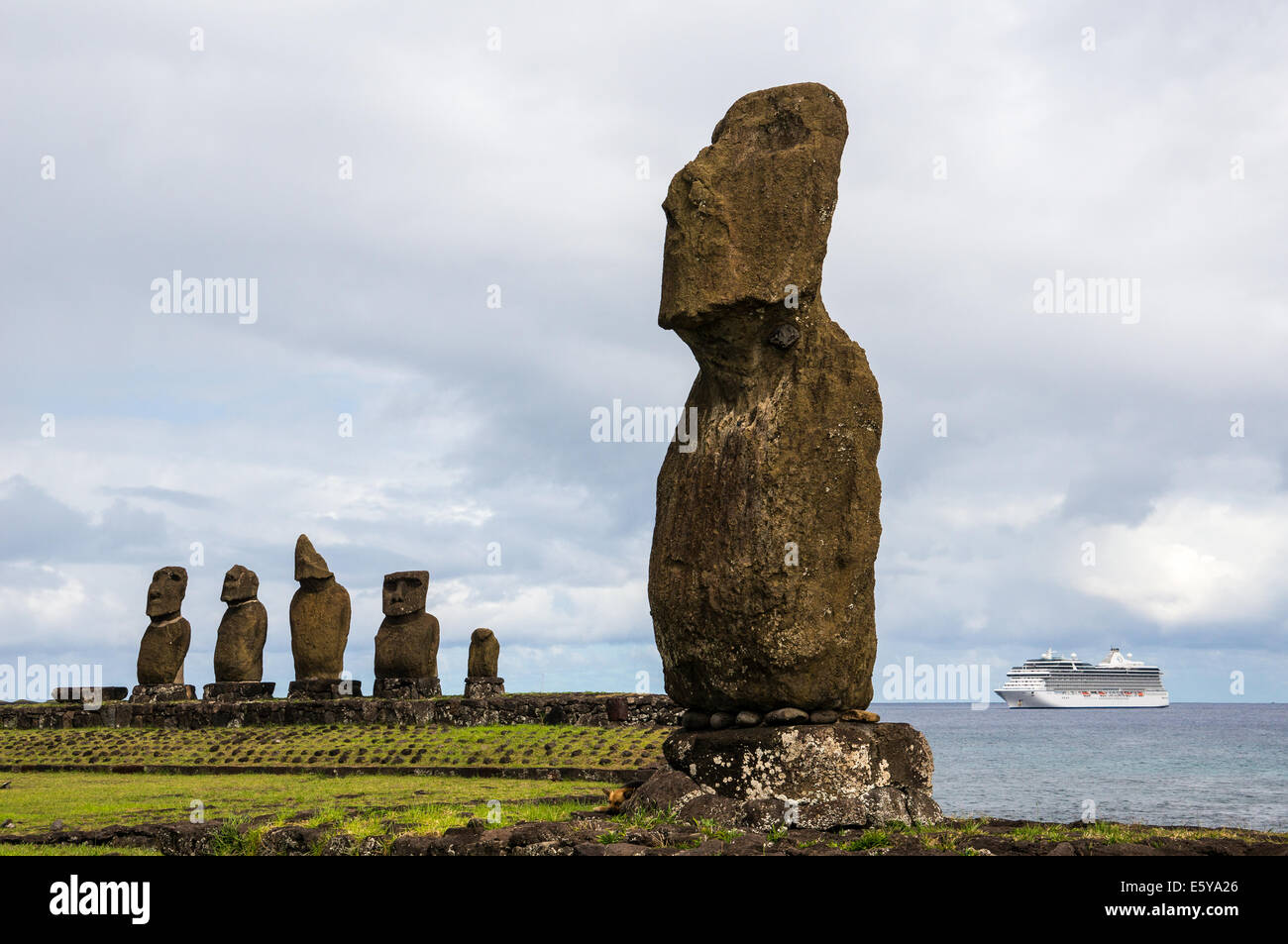 Easter Island moai statues various Stock Photo - Alamy