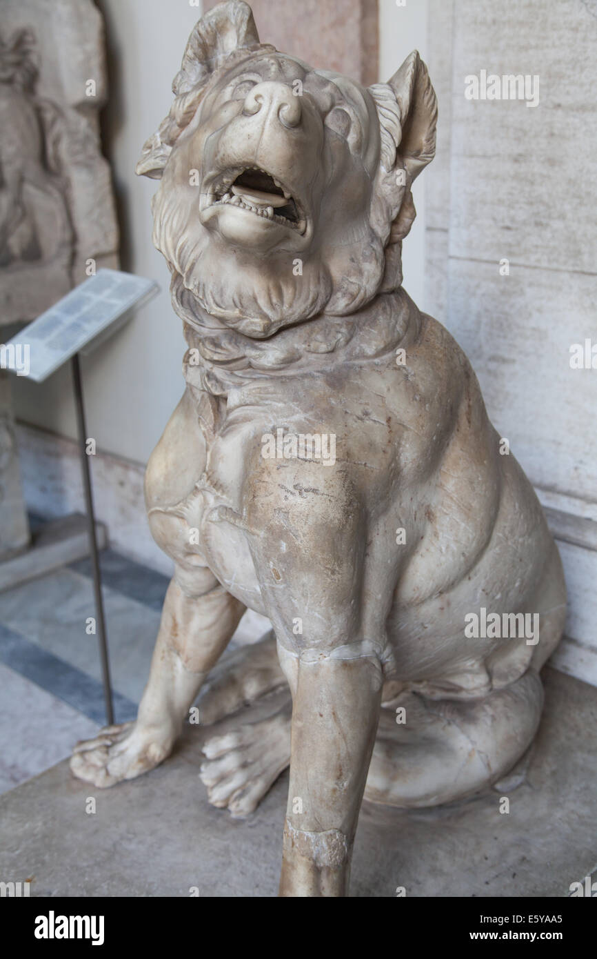 Antique dog sculpture hi-res stock photography and images - Alamy
