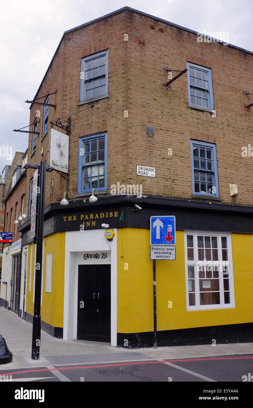 The Paradise Inn pub in East London Stock Photo - Alamy