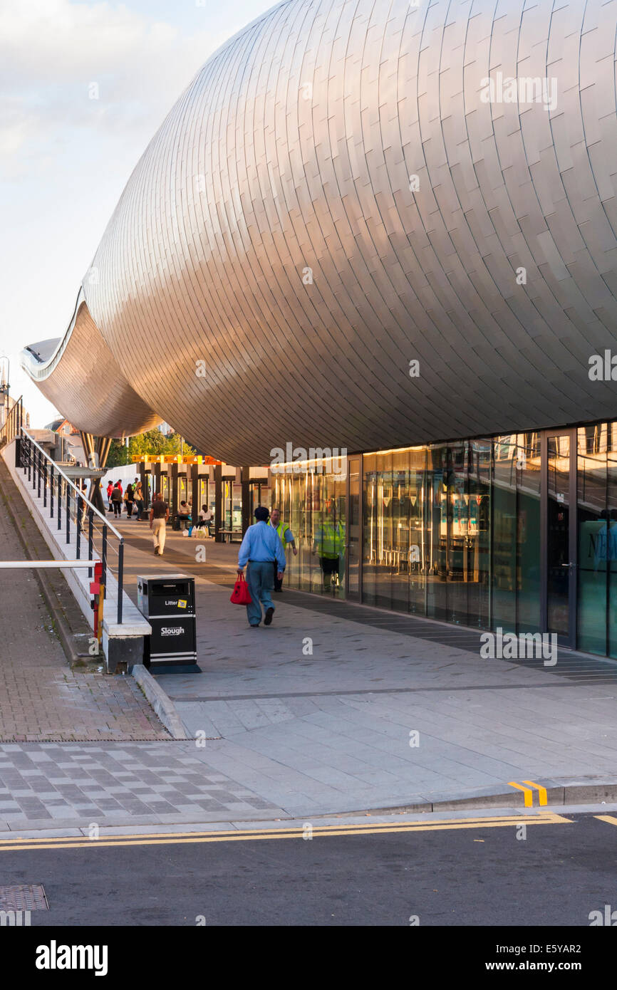 Slough station hi-res stock photography and images - Alamy