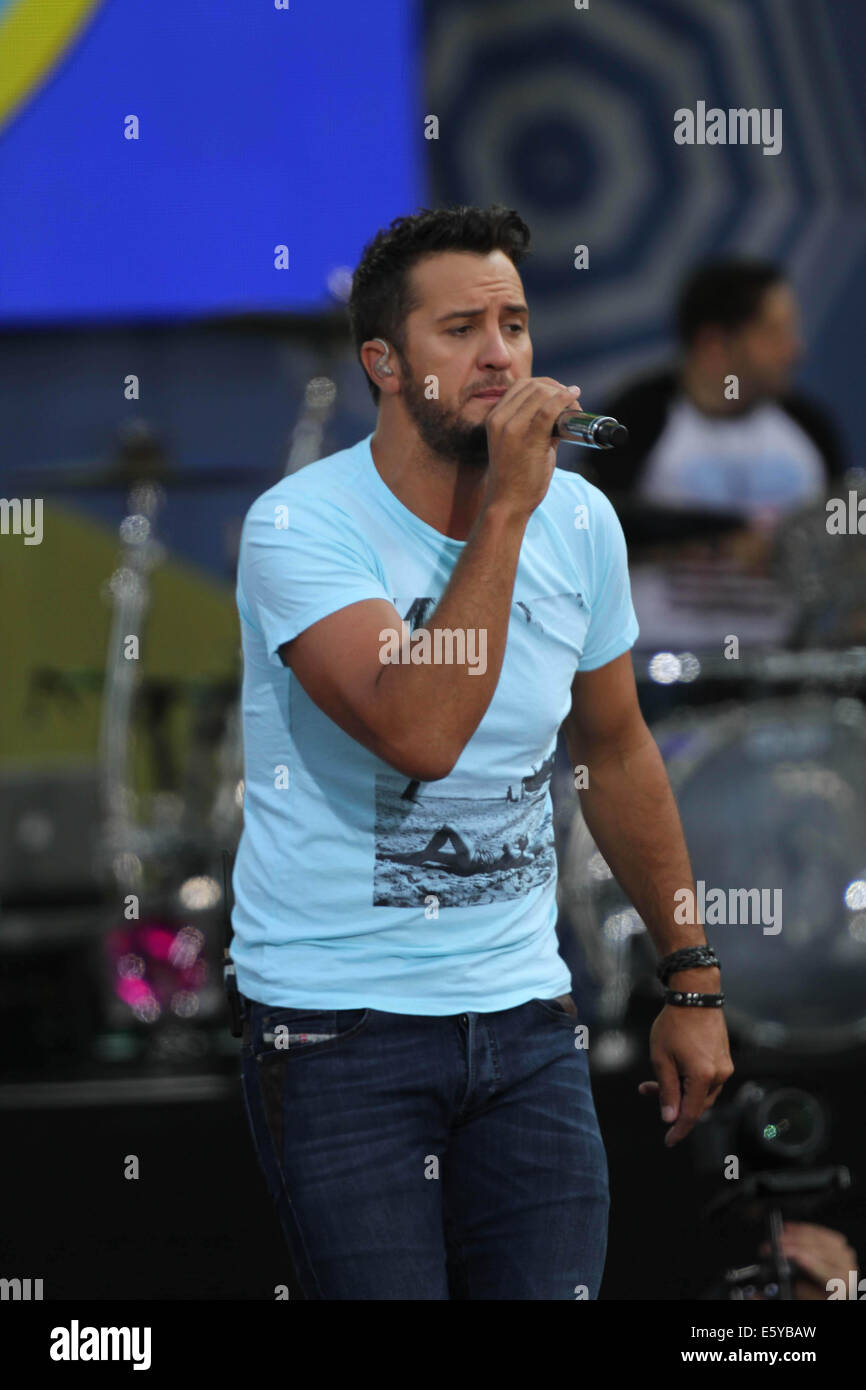 New York, New York, USA. 8th Aug, 2014. Luke Bryan performs for Good ...