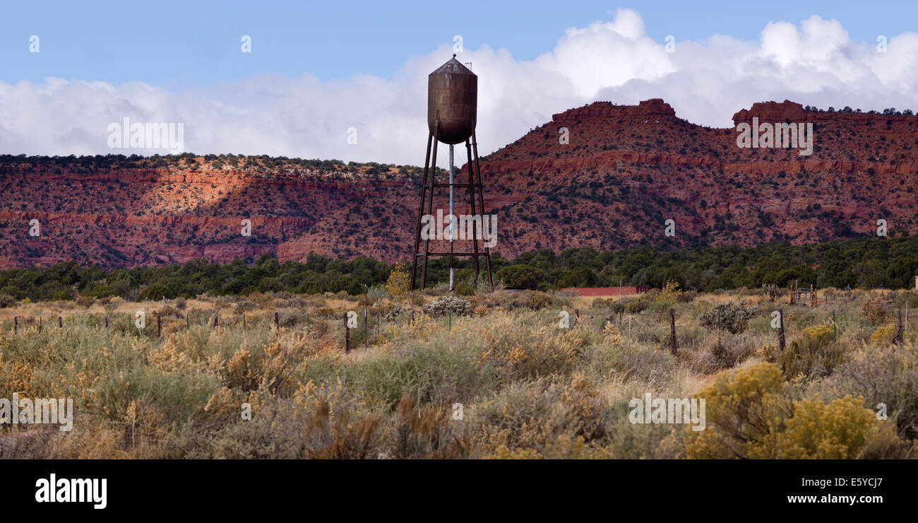 Desert water tower hi-res stock photography and images - Alamy