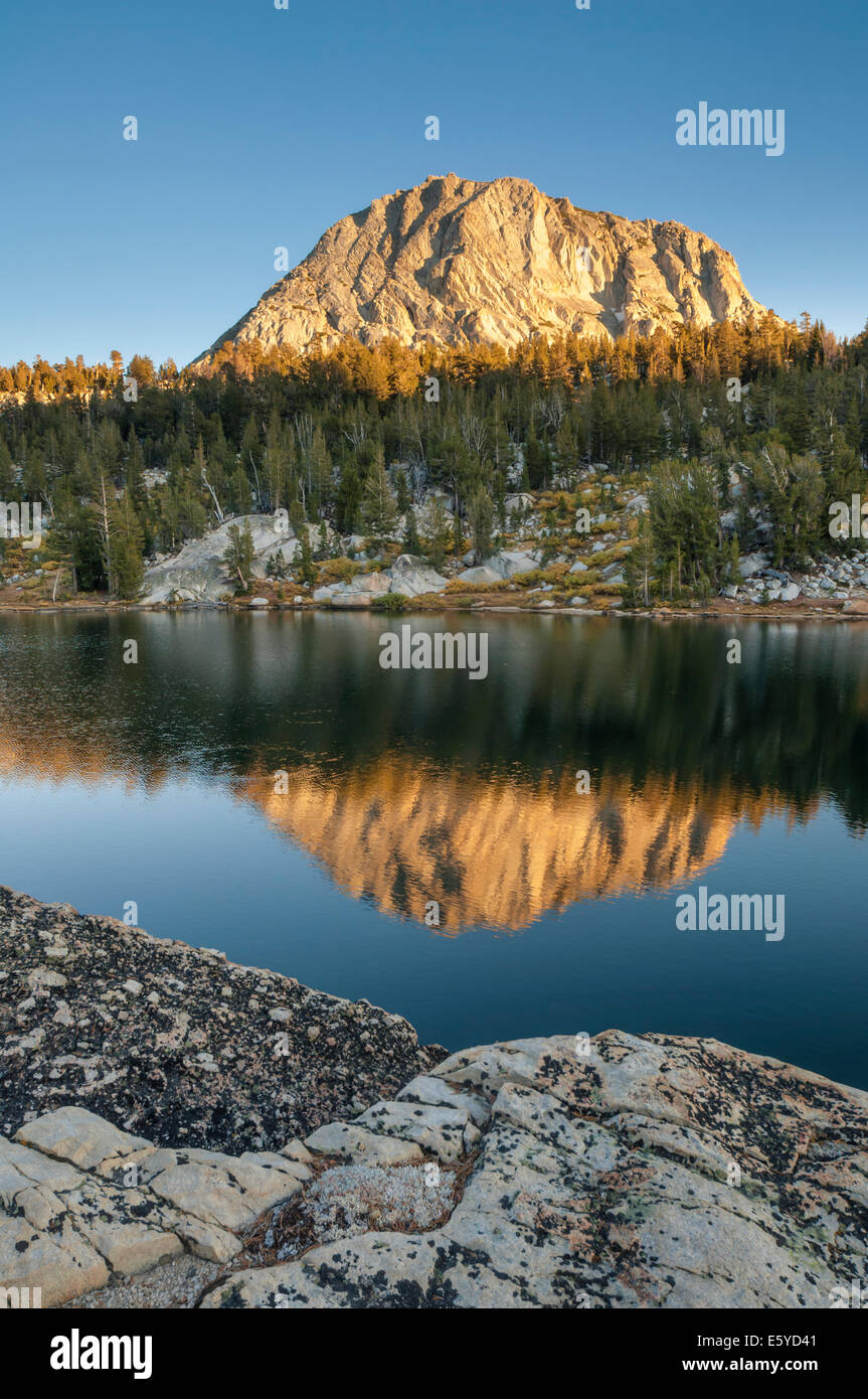 Fletcher Peak reflected in Boothe Lake, Vogelsang region, Yosemite ...