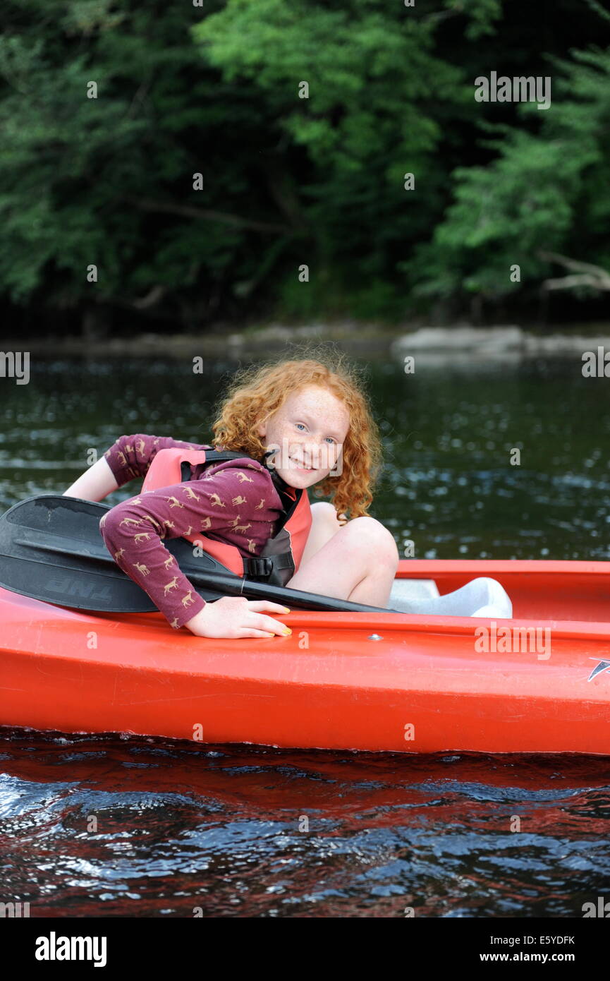 Kids canoe countryside parents hi-res stock photography and images - Alamy
