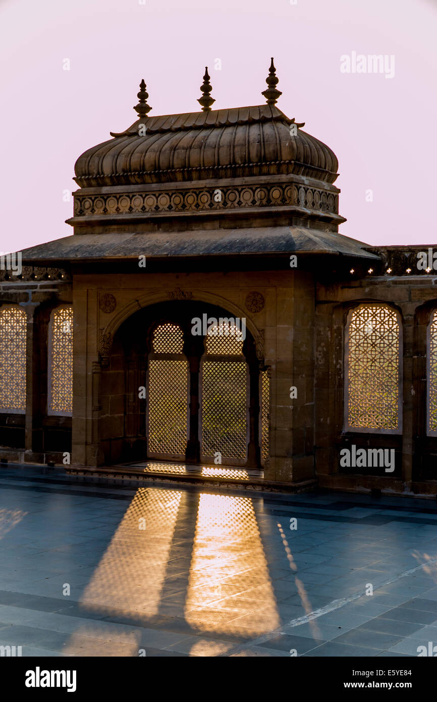 Vijayvilas Palace - Sun rays filtered through hand carved zarukha Stock ...