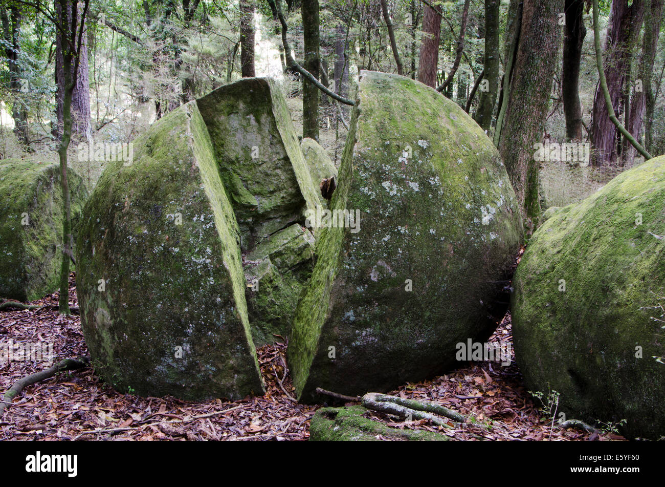 Spherical boulders, Mangaweka, Rangitiki, North Island, New Zealand ...