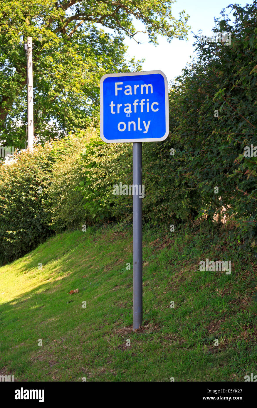 Farm traffic only sign in a country lane at Brampton, Norfolk, England ...