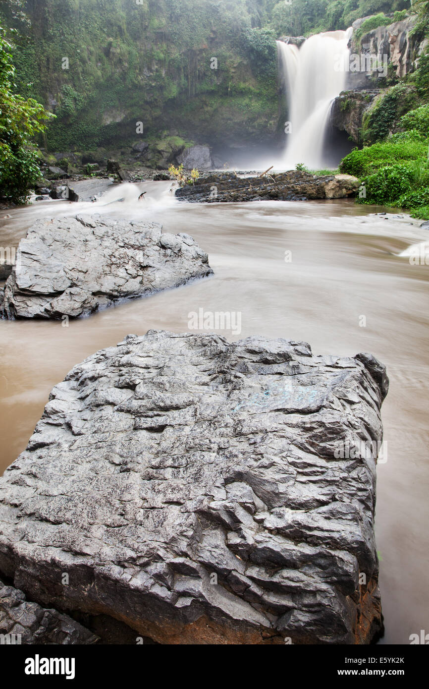 Force of nature reveals itself with long exposure image of Tegenungan ...