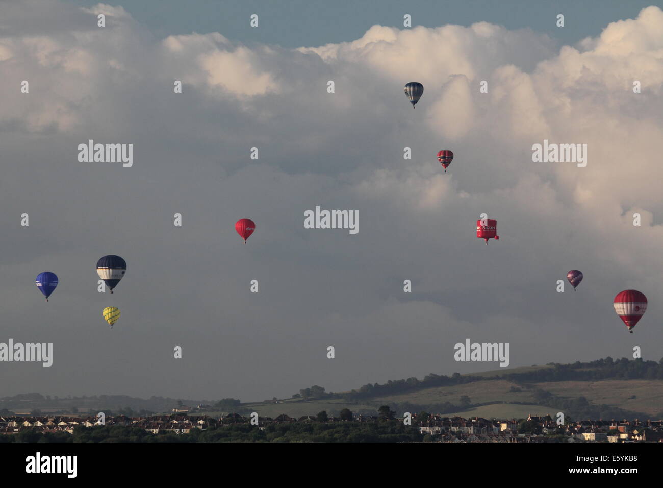 Balloon fiesta bristol sun rise hi-res stock photography and images - Alamy