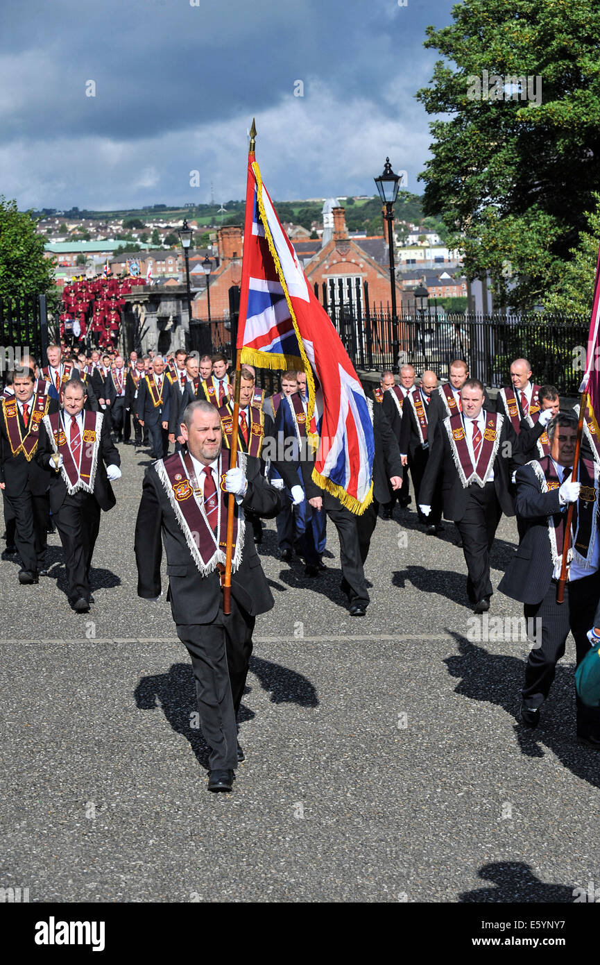 Siege of derry orange lodge banners hi-res stock photography and images ...