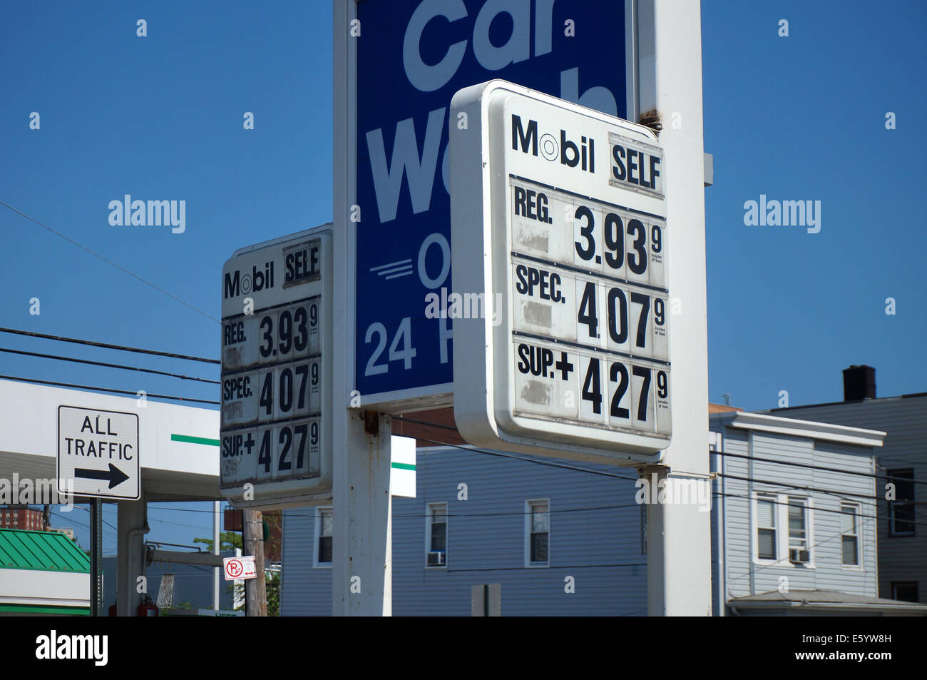 Nyc gas station hi-res stock photography and images - Alamy