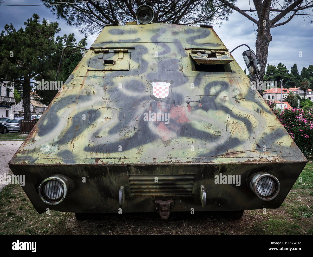 Armored vehicle used combat hi-res stock photography and images - Alamy