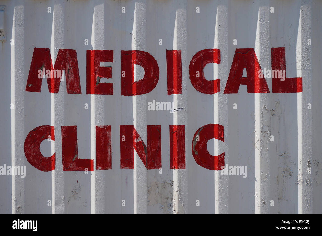 Sign saying "Medical Clinic Stock Photo - Alamy