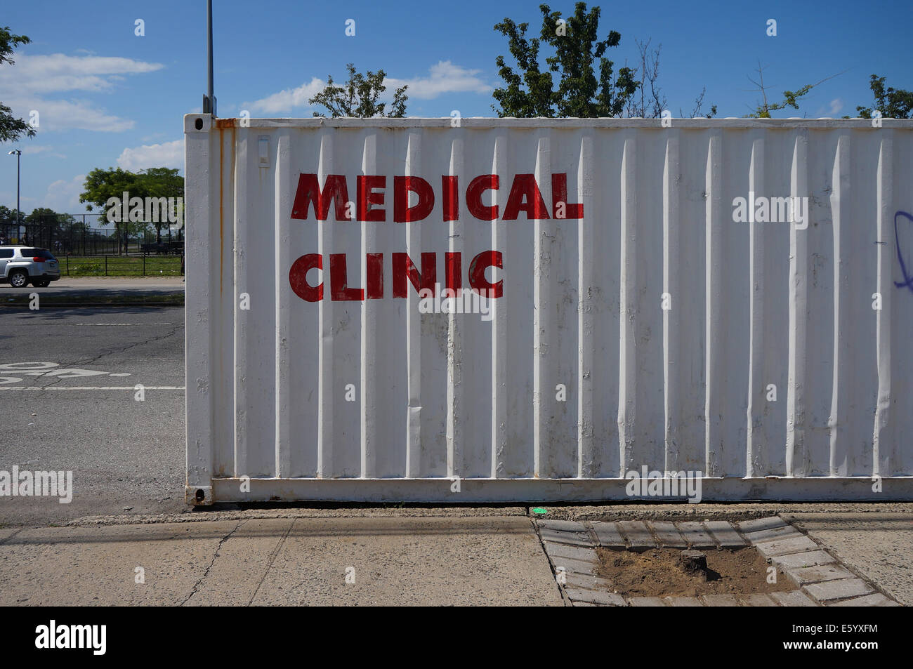 Sign saying "Medical Clinic Stock Photo - Alamy
