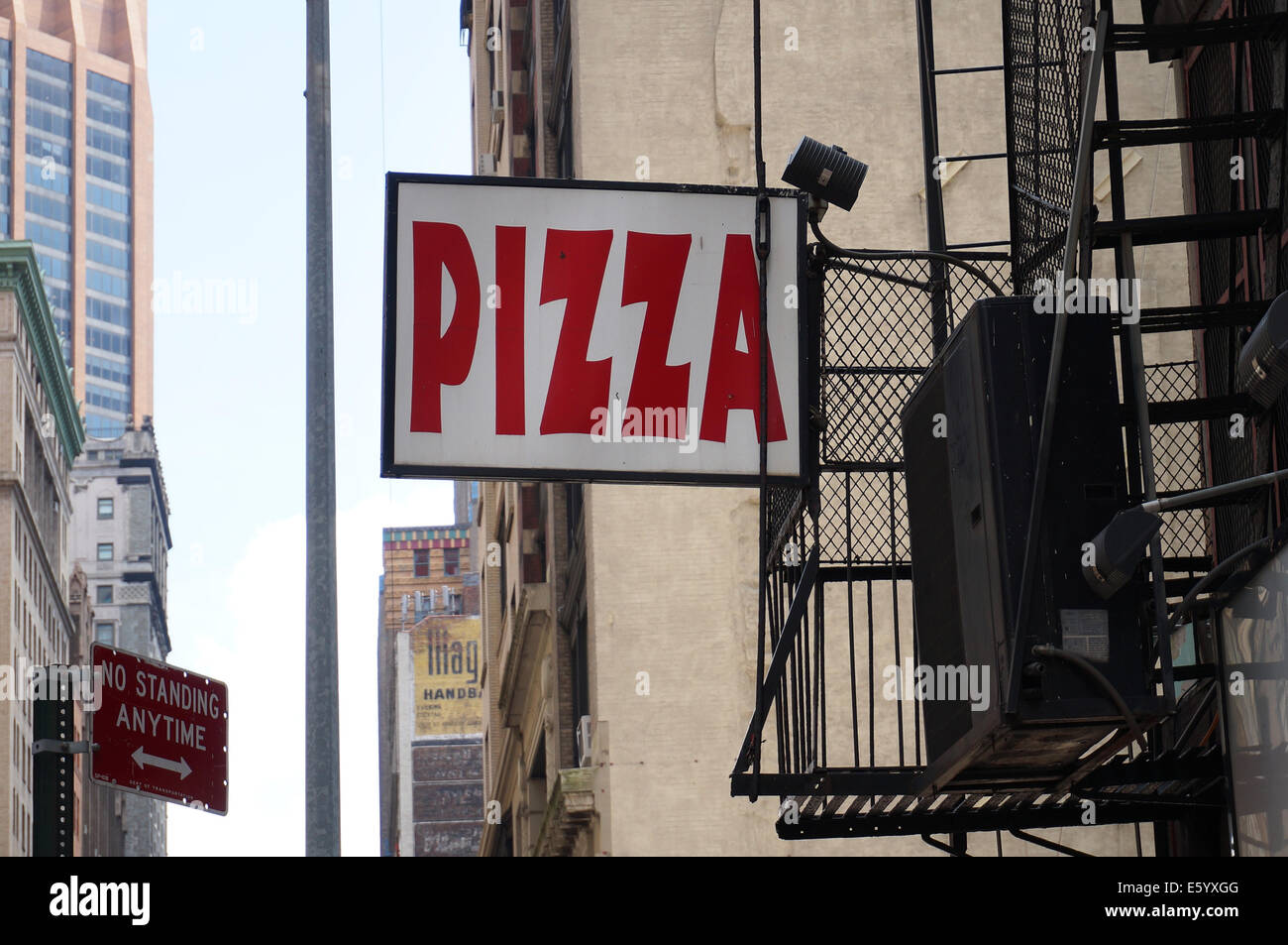 Sign saying "Pizza Stock Photo - Alamy