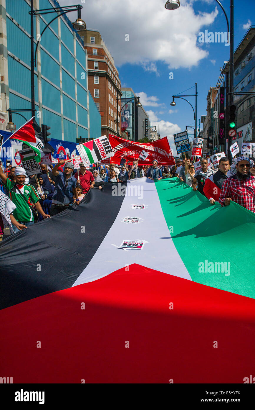 Giant us flag march hi-res stock photography and images - Alamy