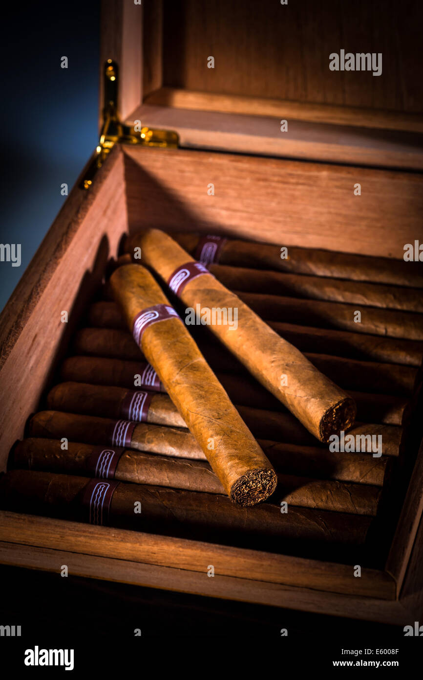 Cuba Cigars Box High Resolution Stock Photography and Images - Alamy