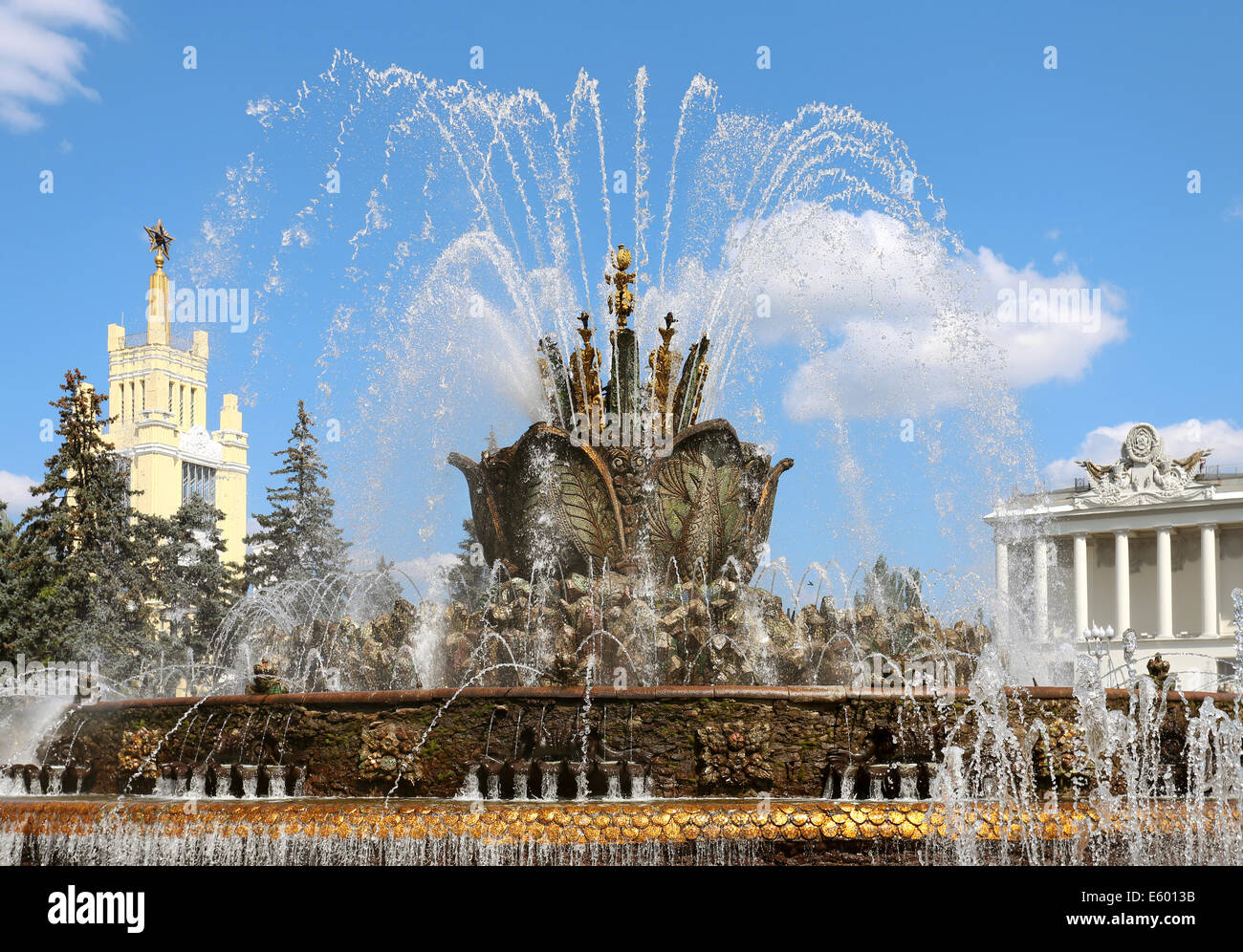 Old stone fountain with flowers hi-res stock photography and images - Alamy