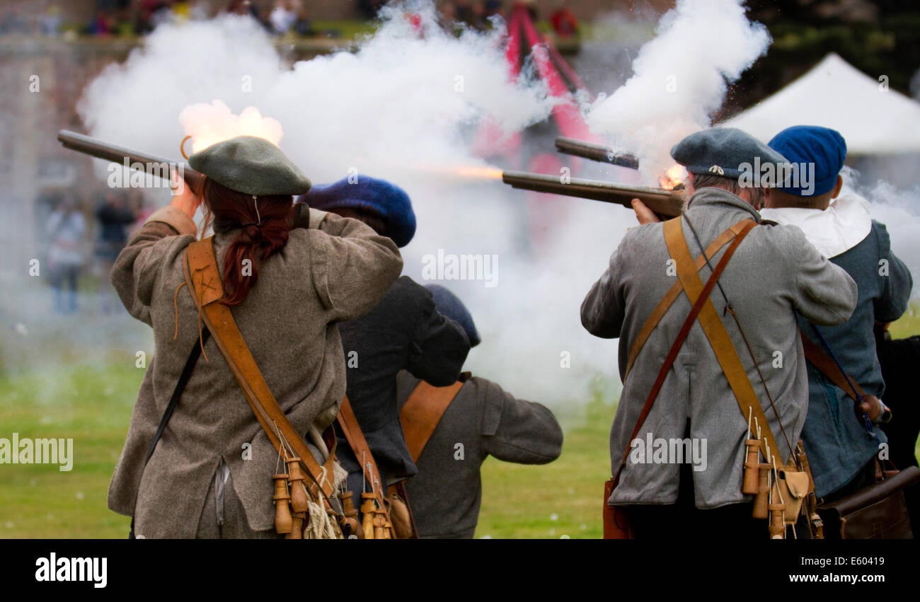 Volley gun hi-res stock photography and images - Alamy