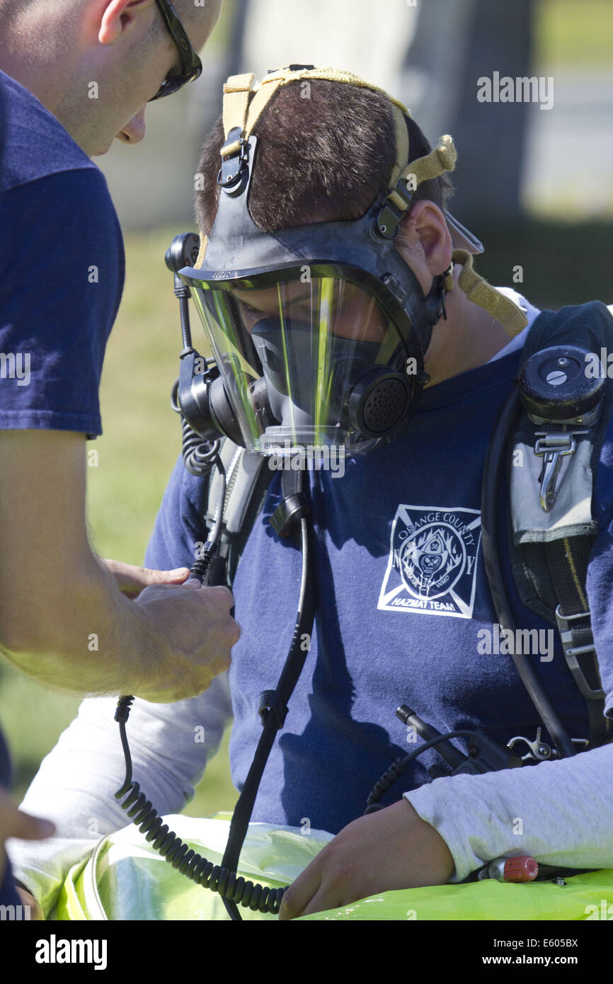 Hazmat emergency response team hi-res stock photography and images - Alamy