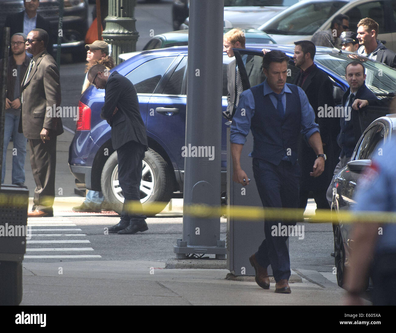 Detroit, MI, USA. 9th Aug, 2014. Ben Affleck films a scene from Batman ...