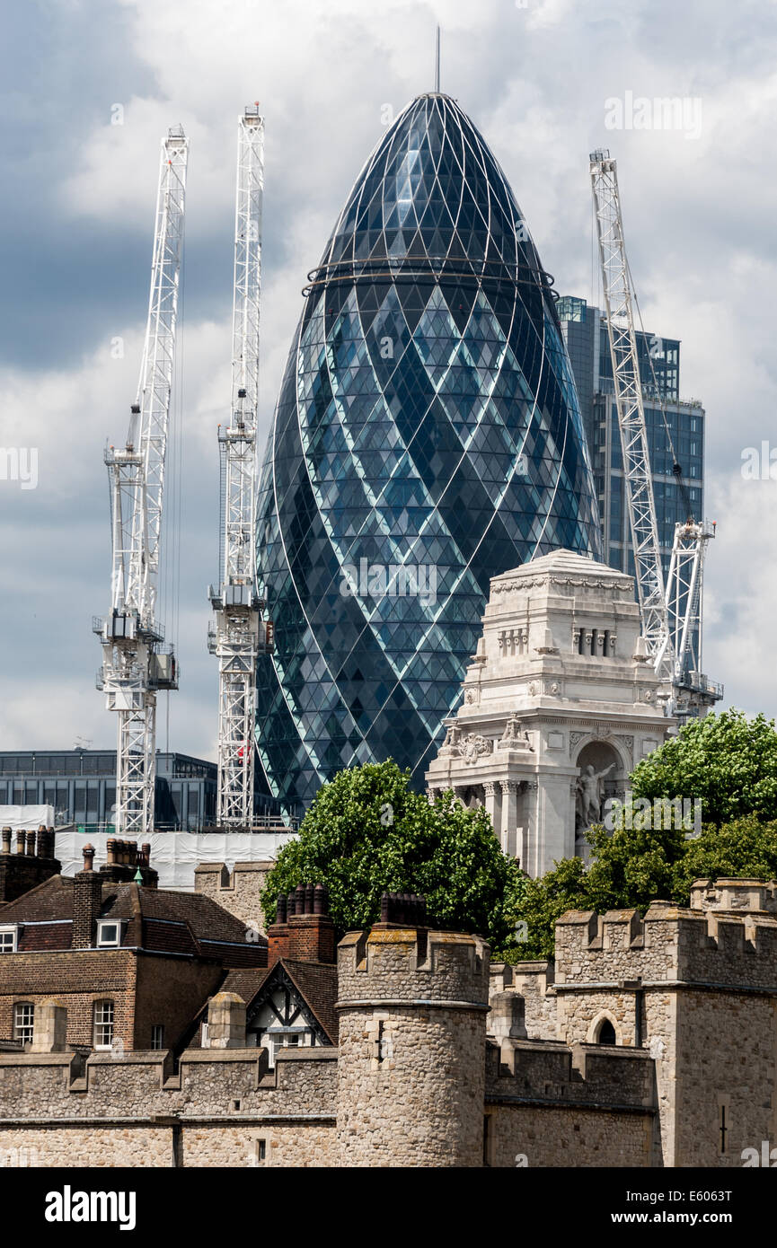 30 St. Mary Axe ("The Gherkin") in London, England seen behind ...