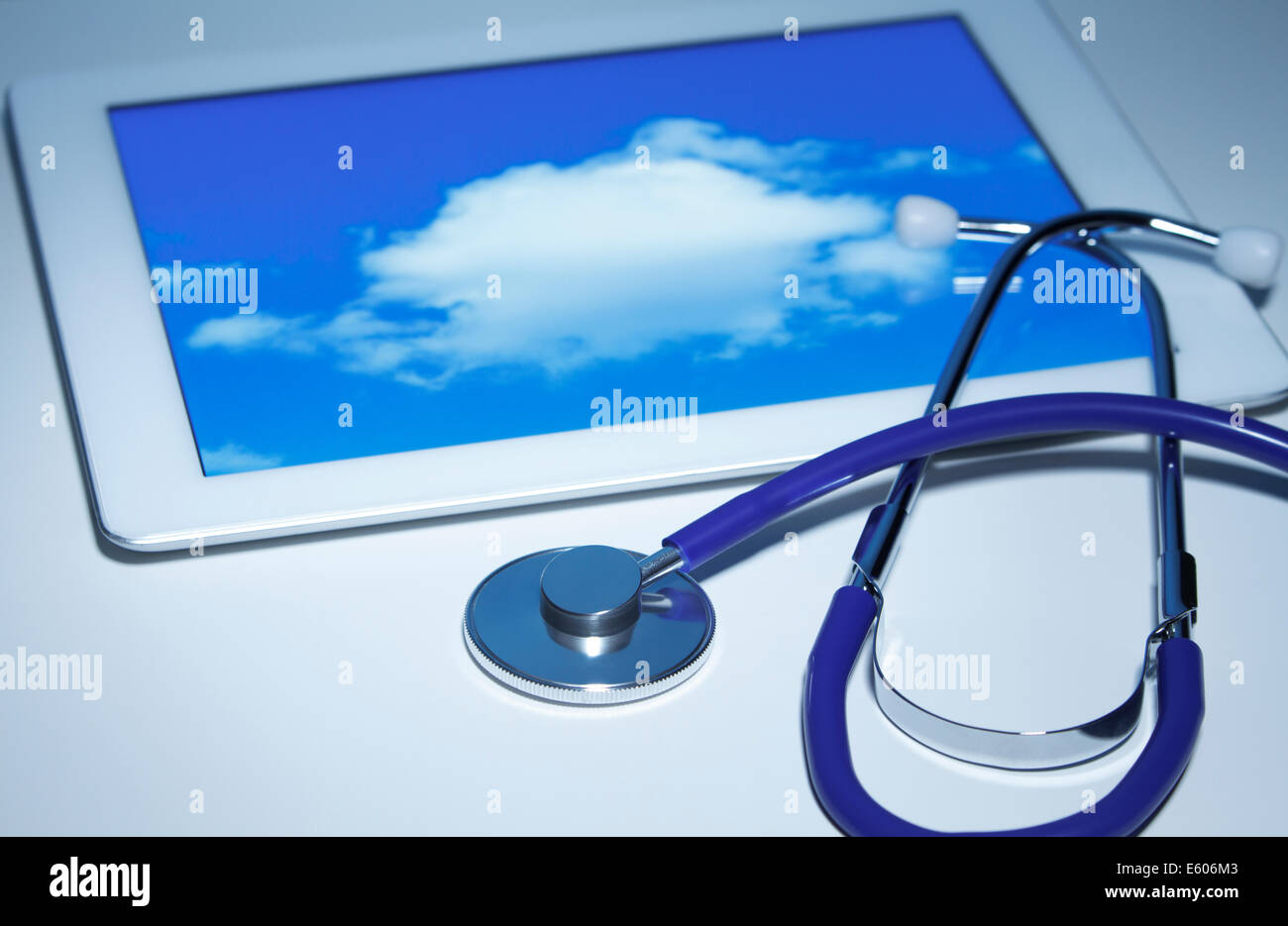 Acoustic stethoscope hi-res stock photography and images - Alamy