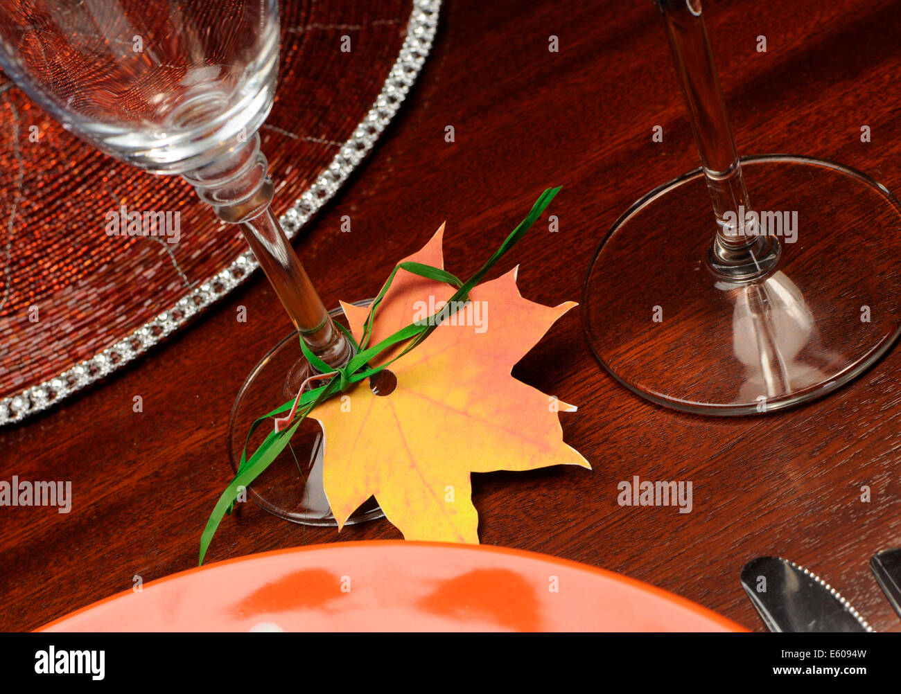 Beautiful Autumn Fall theme Thanksgiving dinner table place setting ...