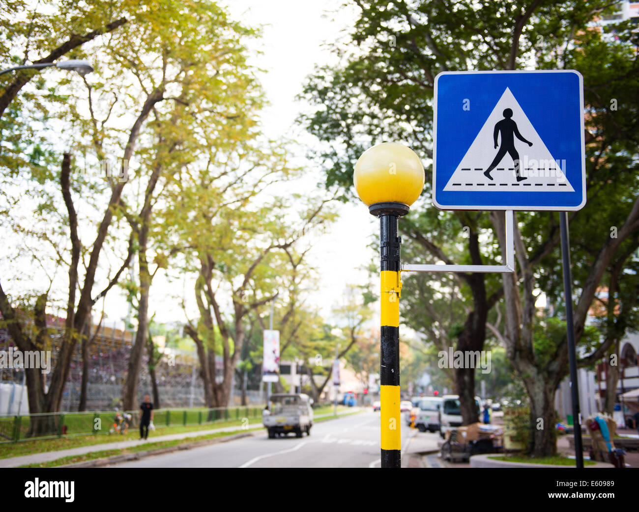 Crosswalk sign pole hi-res stock photography and images - Alamy