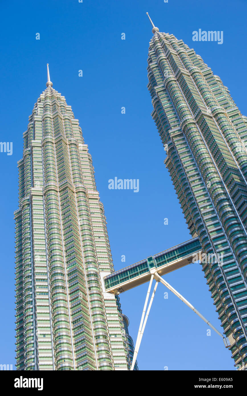 Petronas towers bridge hi-res stock photography and images - Alamy