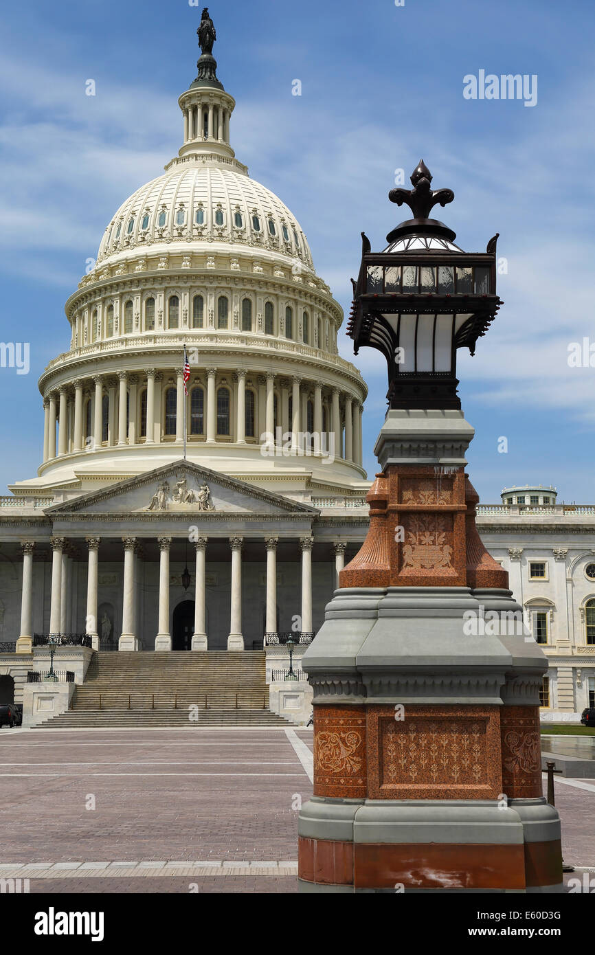 Street lamp in the square at the Capitol Building, Washington, DC, USA ...