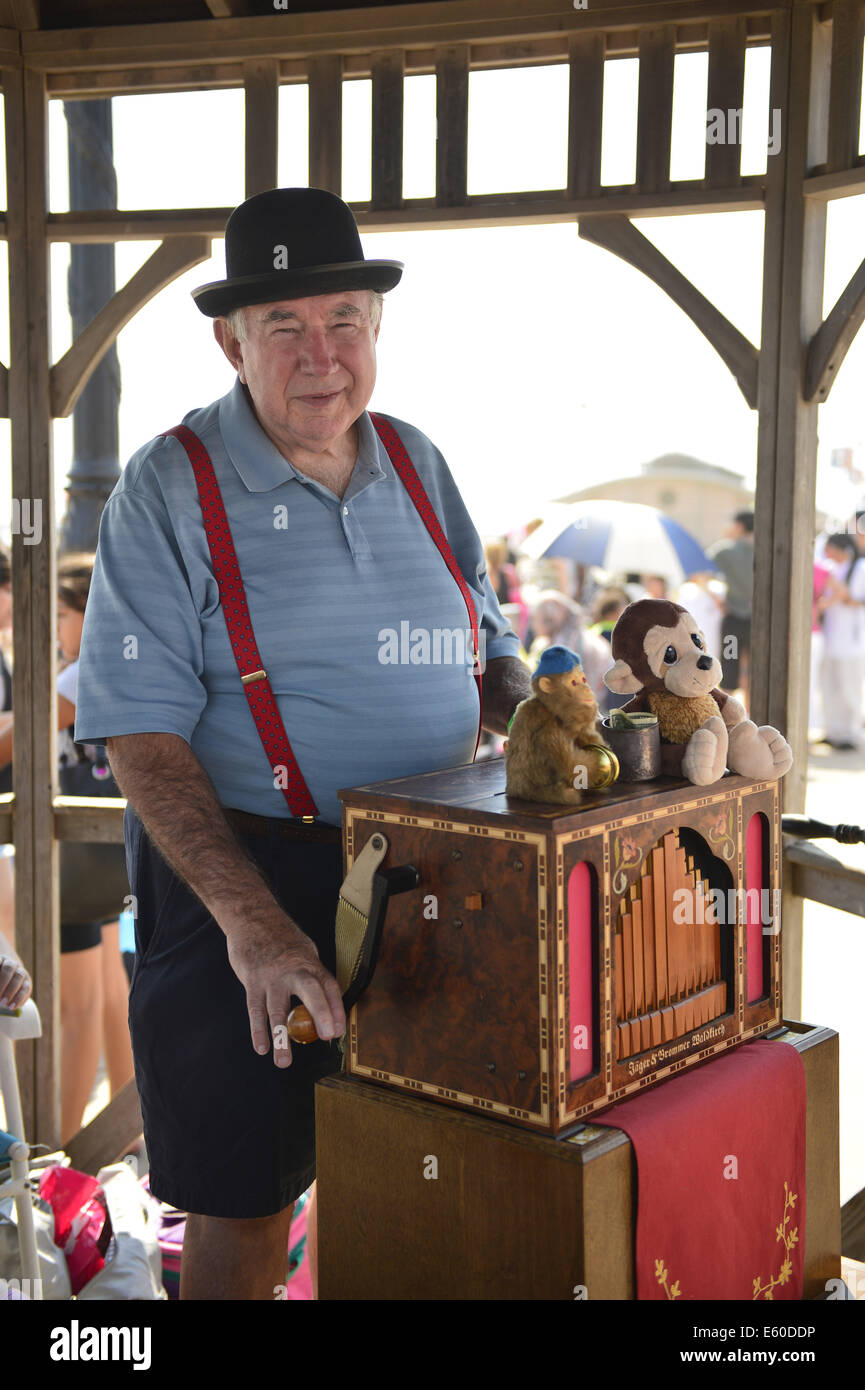Automatic organ hi-res stock photography and images - Alamy