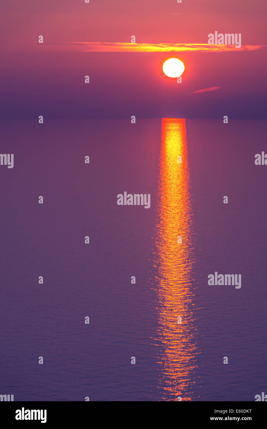 Tranquil sunset closeup sea hi-res stock photography and images - Alamy