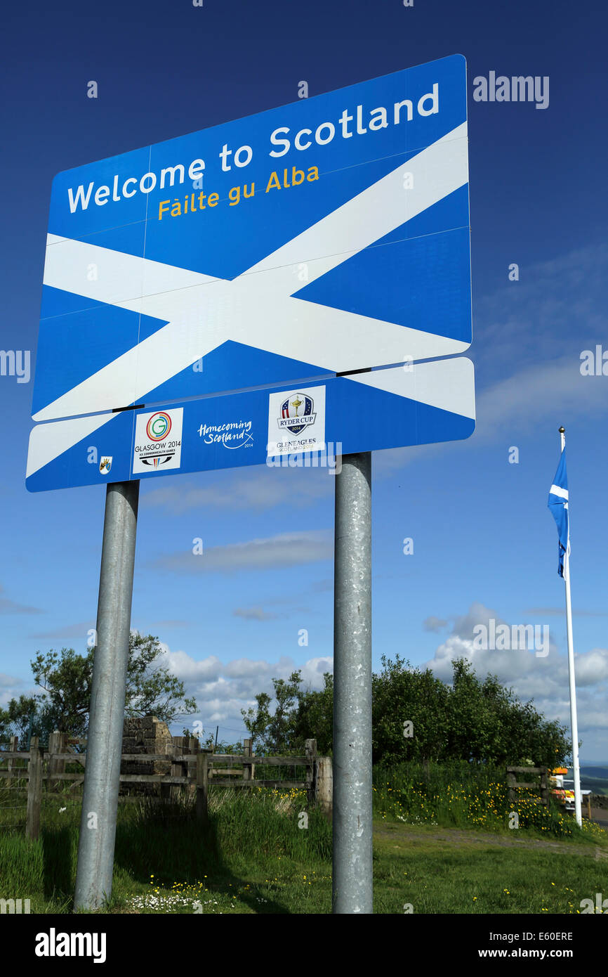 Welcome to scotland sign hi-res stock photography and images - Alamy