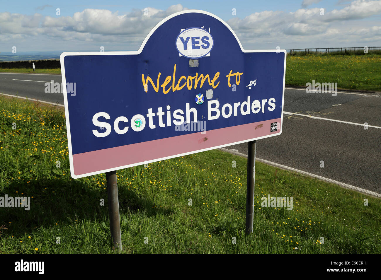 Welcome sign scotland scottish borders hi-res stock photography and ...