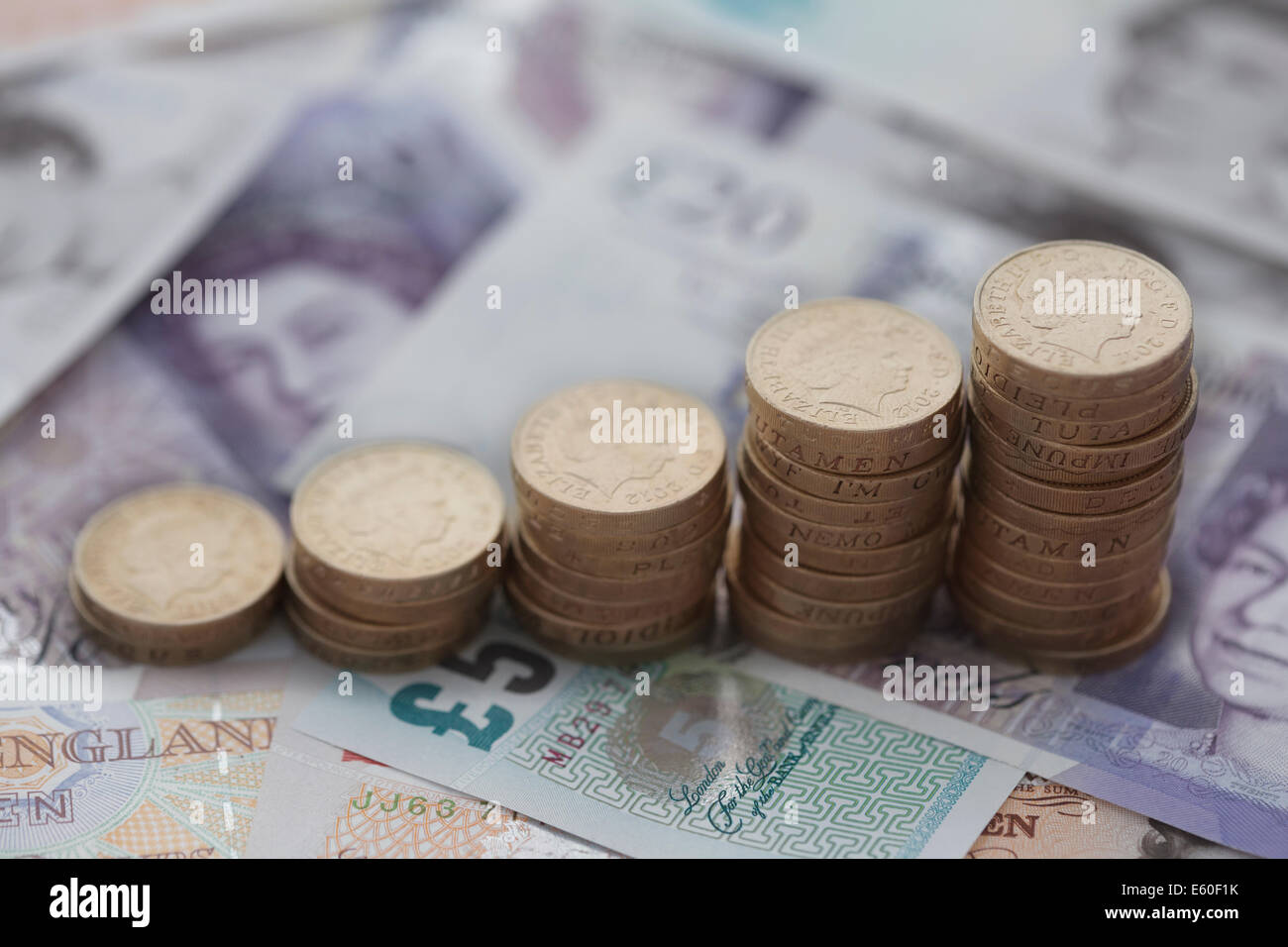 Stacks british currency notes hi-res stock photography and images - Alamy