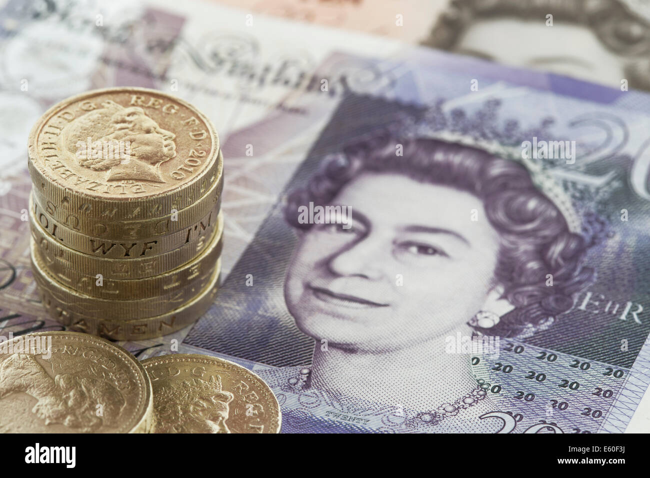 100 pound notes hi-res stock photography and images - Alamy