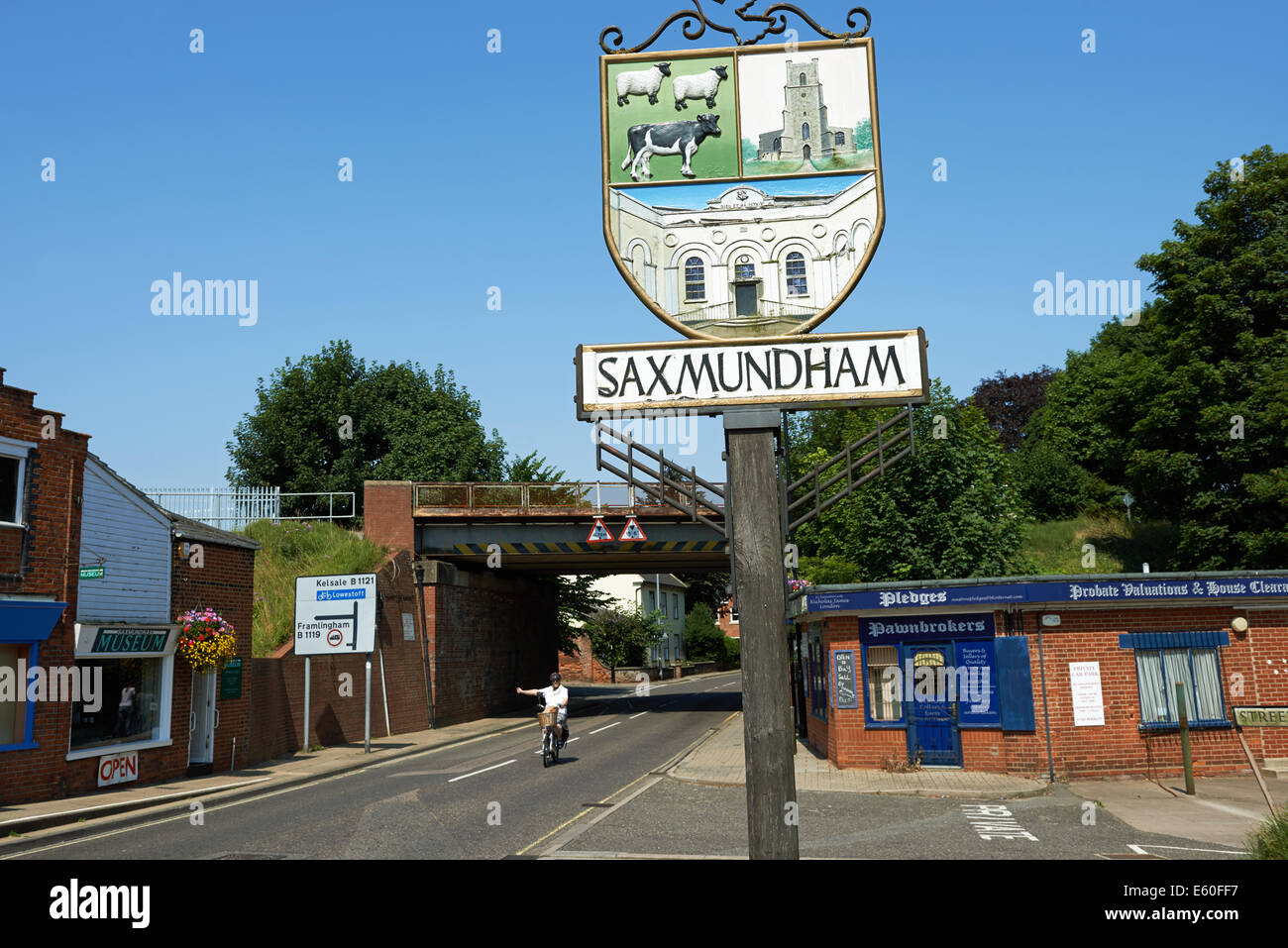 High street saxmundham suffolk uk hi-res stock photography and images ...