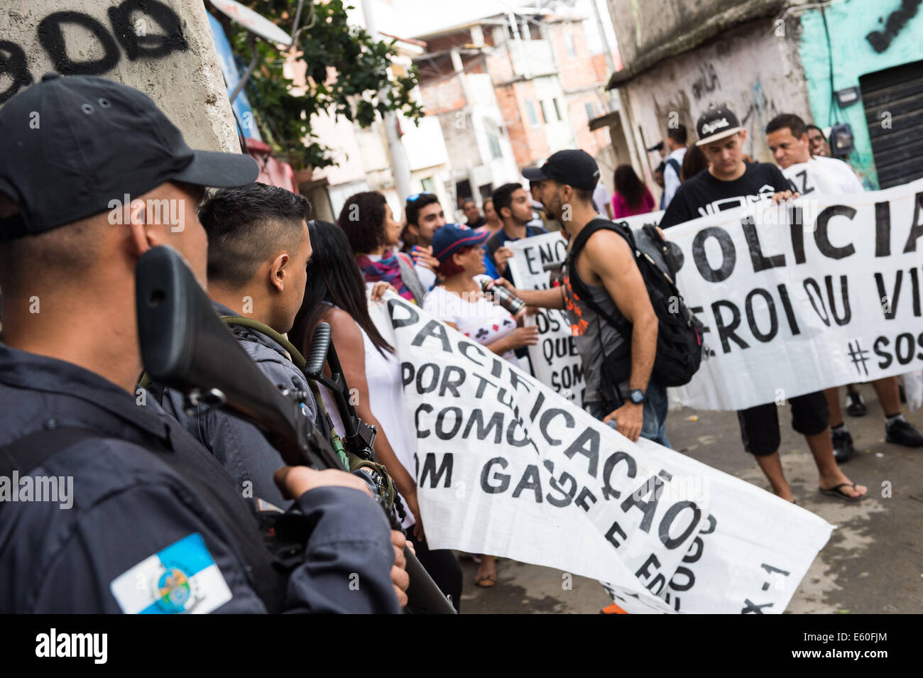 World cup brazil armed police hi-res stock photography and images - Alamy