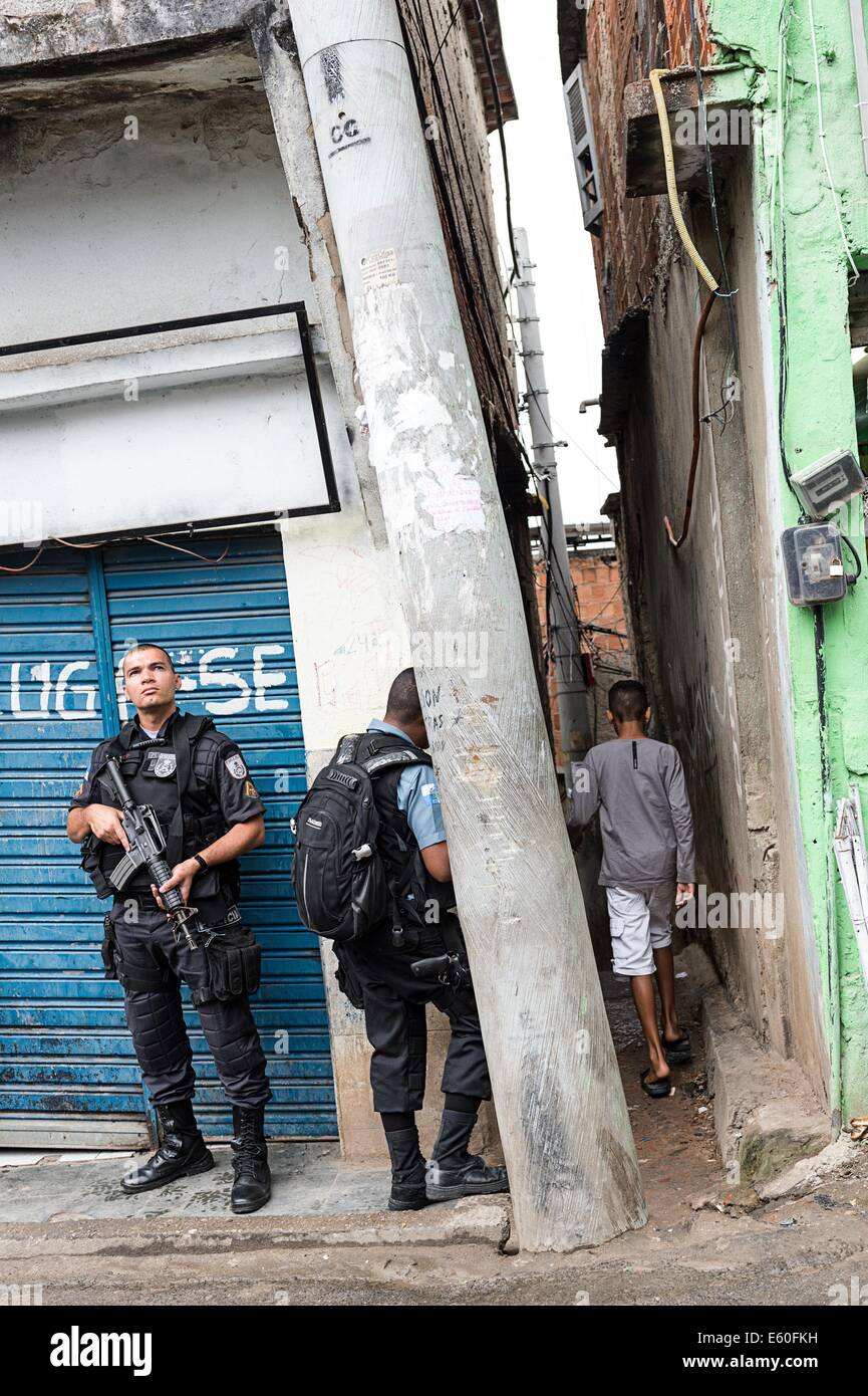 World cup brazil armed police hi-res stock photography and images - Alamy